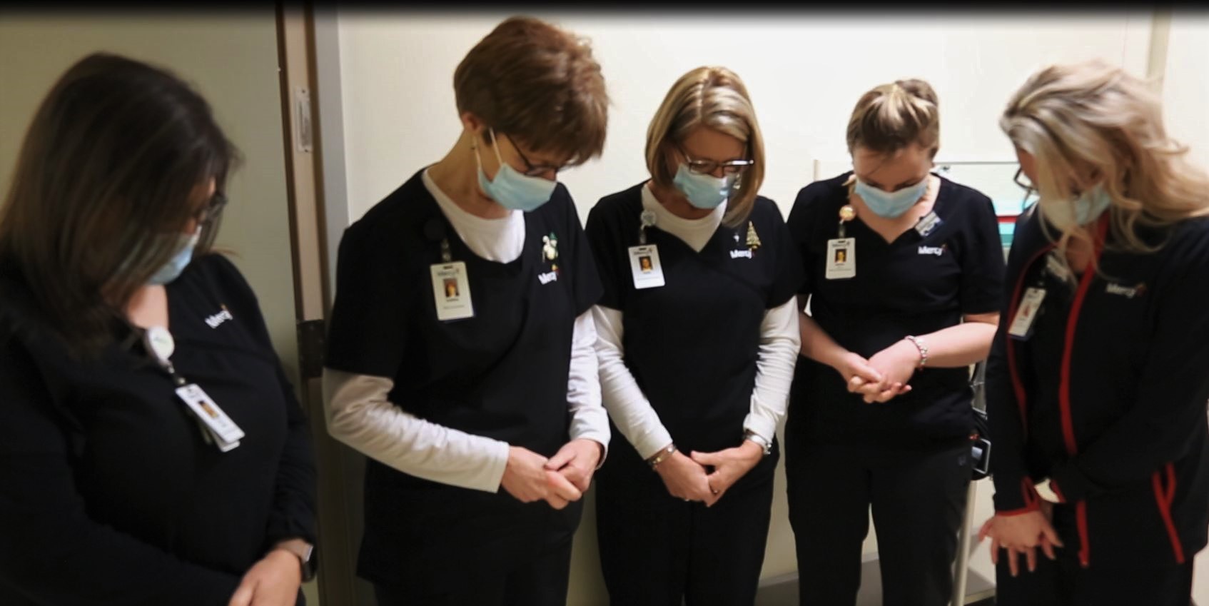 Mercy Fort Smith ICU Co-Workers Gather for Daily Prayer | Mercy